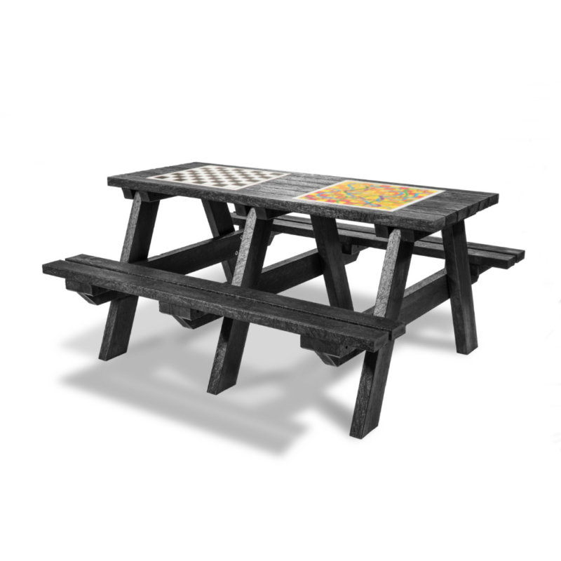 Outdoor Games Table | Recycled Plastic | Earth-Anchors